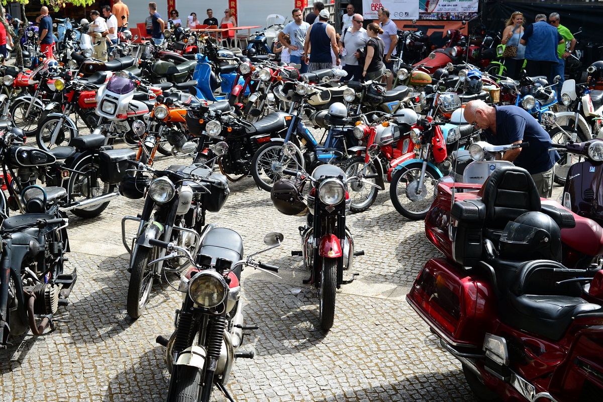 Largo das Neves acolhe mais um Encontro Internacional de Motas Antigas ...