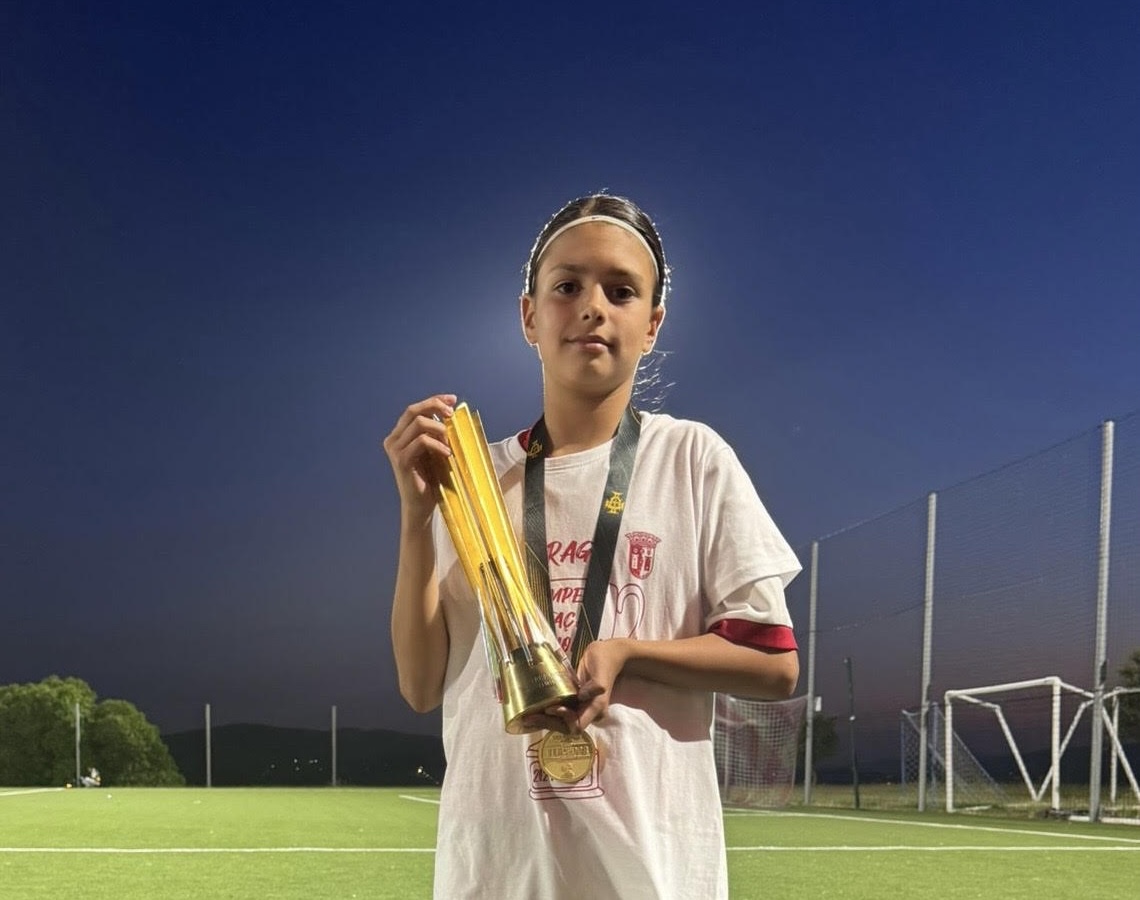 Jovem vianense sagra-se campeã nacional de futebol feminino sub-13 ...