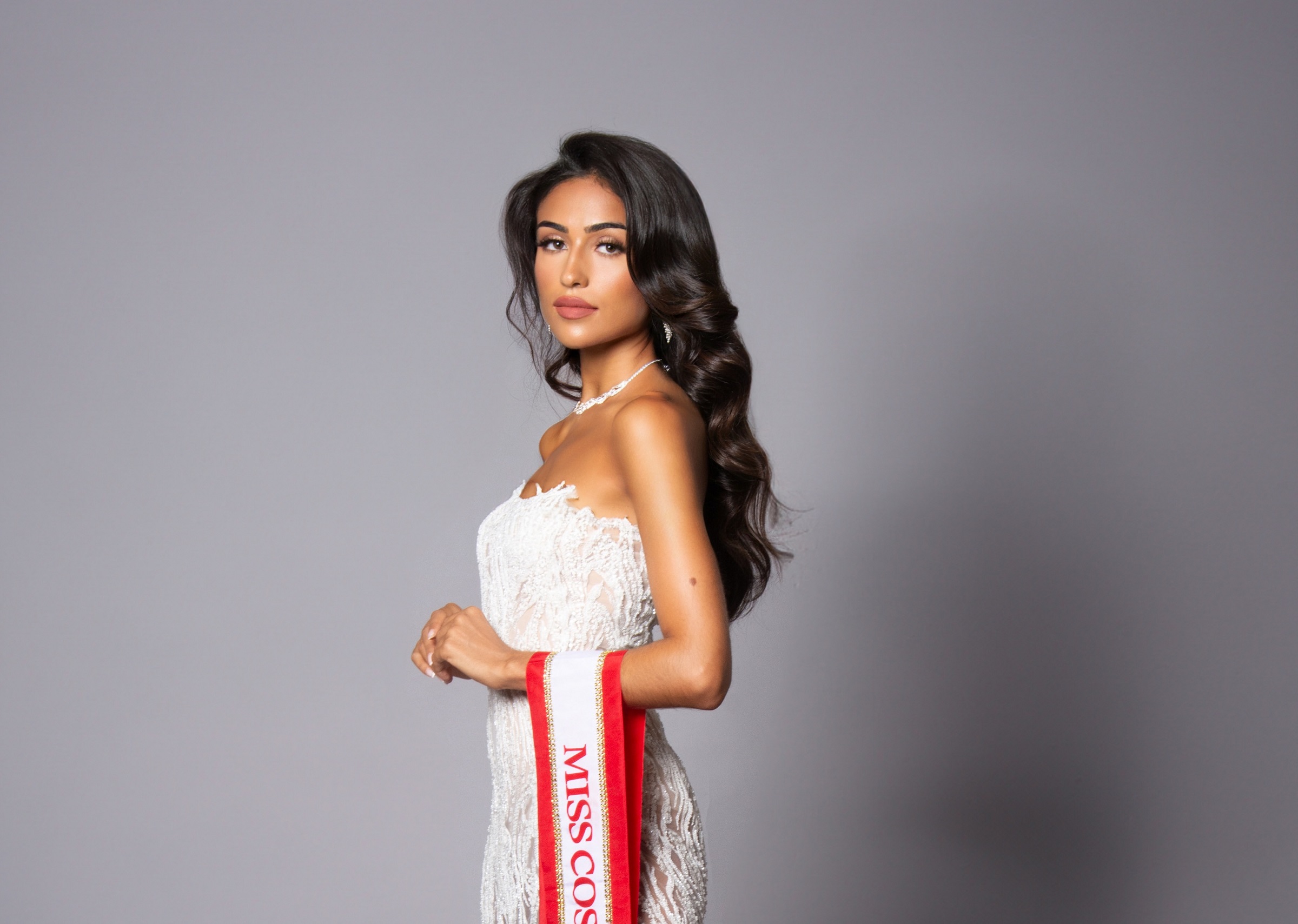 Arcuense Céline Rodrigues é Miss Cosmo Portugal 2025 | Rádio Alto Minho
